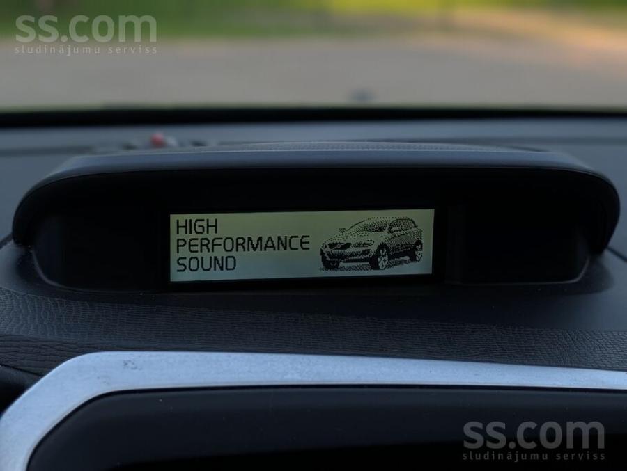 Green Volvo XC60 2009 in Jurmala, with an engine capacity of 2.40 L and mileage of 0 thousand km for 6950 €, photo 17 on AUTOMOTO.COM.LV