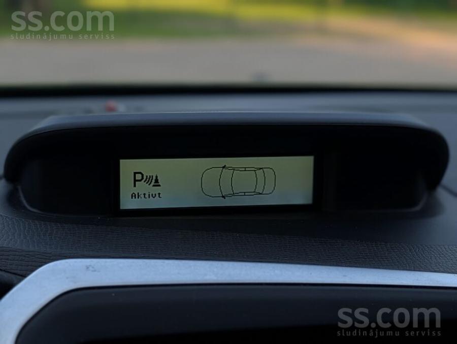 Green Volvo XC60 2009 in Jurmala, with an engine capacity of 2.40 L and mileage of 0 thousand km for 6950 €, photo 21 on AUTOMOTO.COM.LV