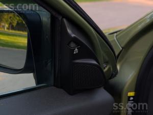 Green Volvo XC60 2009 in Jurmala, with an engine capacity of 2.40 L and mileage of 0 thousand km for 6950 €, photo 26 on AUTOMOTO.COM.LV
