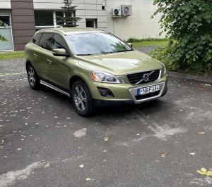 Green Volvo XC60 2009 in Vilnius, with an engine capacity of 2.40 L and mileage of 327 thousand km for 5800 €, photo 4 on AUTOMOTO.COM.LV