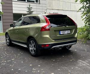 Green Volvo XC60 2009 in Vilnius, with an engine capacity of 2.40 L and mileage of 327 thousand km for 5800 €, photo 6 on AUTOMOTO.COM.LV