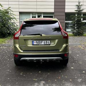 Green Volvo XC60 2009 in Vilnius, with an engine capacity of 2.40 L and mileage of 327 thousand km for 5800 €, photo 7 on AUTOMOTO.COM.LV