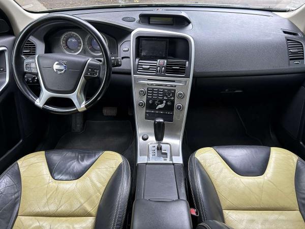 Zaļš Volvo XC60 2009 Viļņa, ar dzinēja tilpumu 2.40 L un nobraukumu 327 tūkst. km par 5800 €, foto 10 vietnē AUTOMOTO.COM.LV