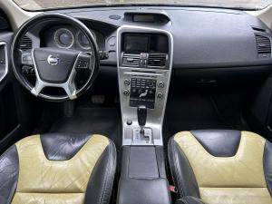 Green Volvo XC60 2009 in Vilnius, with an engine capacity of 2.40 L and mileage of 327 thousand km for 5800 €, photo 11 on AUTOMOTO.COM.LV