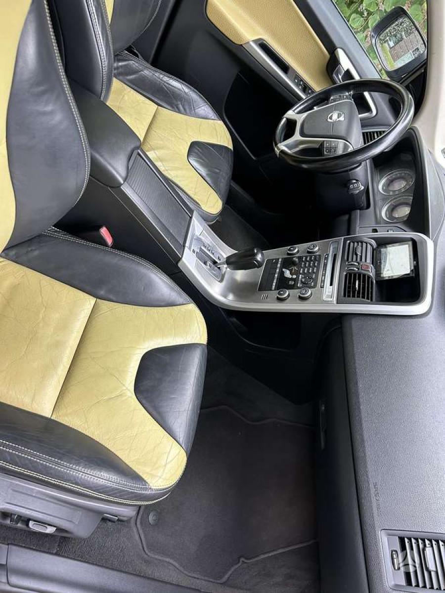 Green Volvo XC60 2009 in Vilnius, with an engine capacity of 2.40 L and mileage of 327 thousand km for 5800 €, photo 12 on AUTOMOTO.COM.LV