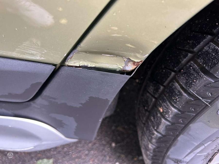 Green Volvo XC60 2009 in Vilnius, with an engine capacity of 2.40 L and mileage of 327 thousand km for 5800 €, photo 20 on AUTOMOTO.COM.LV