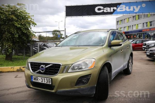 Green Volvo XC60 2009 in Riga, with an engine capacity of 2.40 L and mileage of 463 thousand km for 2995 €, photo 2 on AUTOMOTO.COM.LV