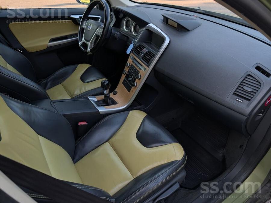Zaļš Volvo XC60 2010 Jūrmala, ar dzinēja tilpumu 2.40 L un nobraukumu 0 tūkst. km par 6750 €, foto 13 vietnē AUTOMOTO.COM.LV