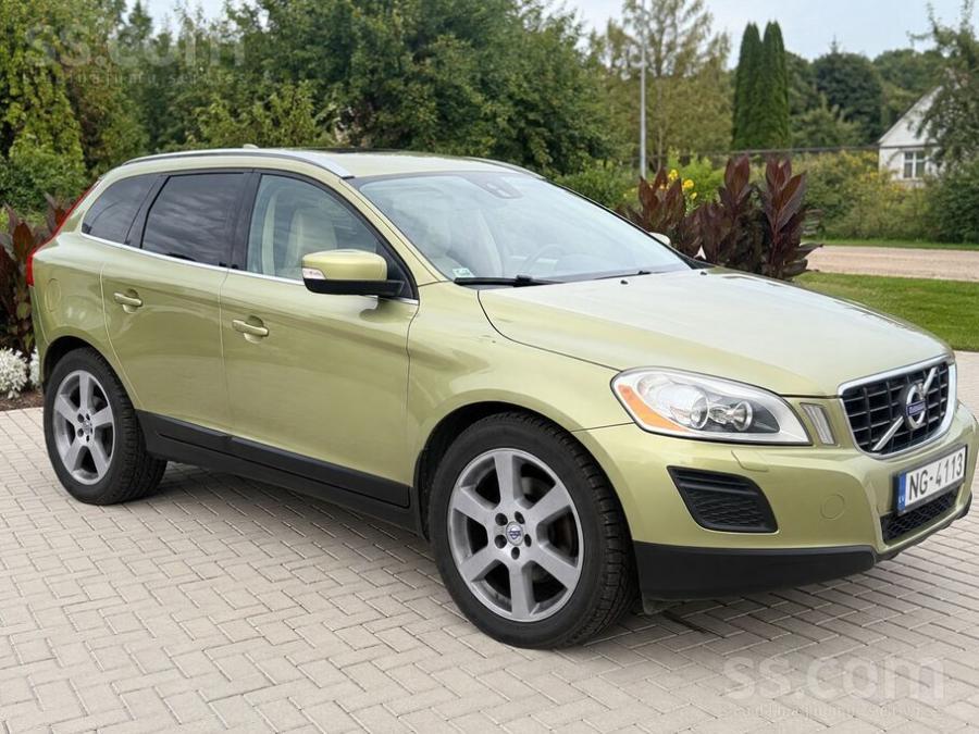 Green Volvo XC60 2010 in Riga, with an engine capacity of 2.40 L and mileage of 314 thousand km for 6500 €, photo 1 on AUTOMOTO.COM.LV
