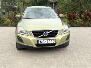 Green Volvo XC60 2010 in Riga, with an engine capacity of 2.40 L and mileage of 314 thousand km for 6500 €, photo 5 on AUTOMOTO.COM.LV