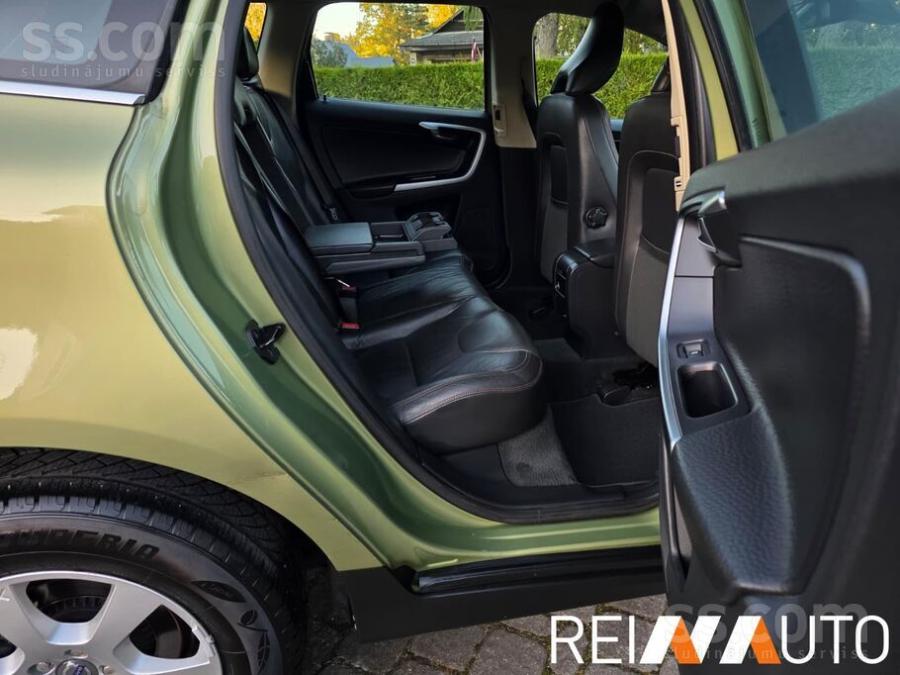 Zaļš Volvo XC60 2010 Rīga, ar dzinēja tilpumu 2.00 L un nobraukumu 312 tūkst. km par 7950 €, foto 13 vietnē AUTOMOTO.COM.LV