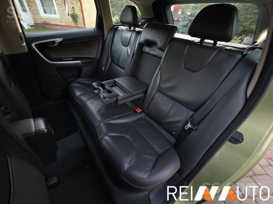Zaļš Volvo XC60 2010 Rīga, ar dzinēja tilpumu 2.00 L un nobraukumu 312 tūkst. km par 7950 €, foto 15 vietnē AUTOMOTO.COM.LV