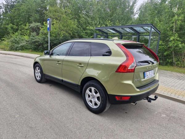 Green Volvo XC60 2011 in Telschi, with an engine capacity of 2.40 L and mileage of 276 thousand km for 7600 €, photo 1 on AUTOMOTO.COM.LV