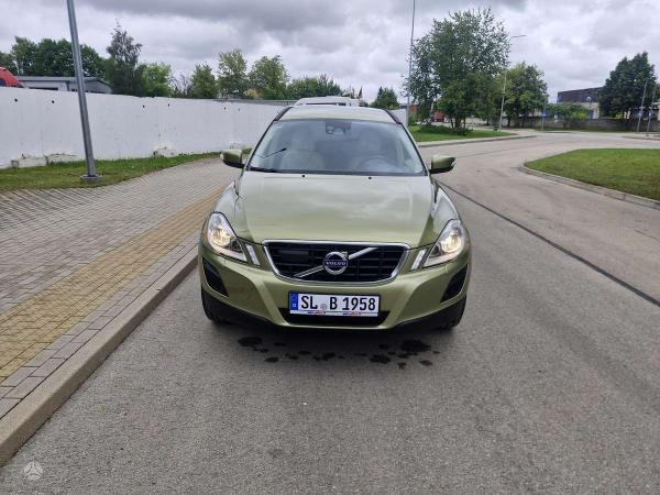 Green Volvo XC60 2011 in Telschi, with an engine capacity of 2.40 L and mileage of 276 thousand km for 7600 €, photo 4 on AUTOMOTO.COM.LV