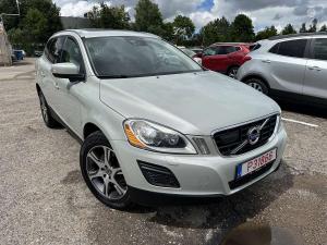Zaļš Volvo XC60 2012 Alīta, ar dzinēja tilpumu 2.40 L un nobraukumu 240 tūkst. km par 9700 €, foto  vietnē AUTOMOTO.COM.LV