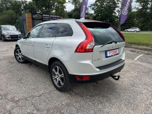 Zaļš Volvo XC60 2012 Alīta, ar dzinēja tilpumu 2.40 L un nobraukumu 240 tūkst. km par 9700 €, foto 5 vietnē AUTOMOTO.COM.LV