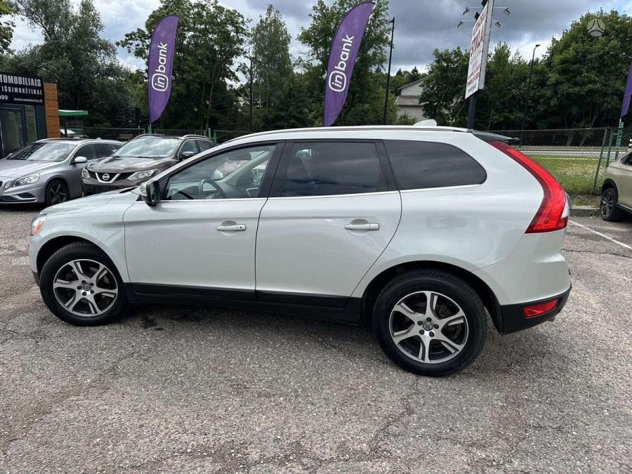 Zaļš Volvo XC60 2012 Alīta, ar dzinēja tilpumu 2.40 L un nobraukumu 240 tūkst. km par 9700 €, foto 7 vietnē AUTOMOTO.COM.LV