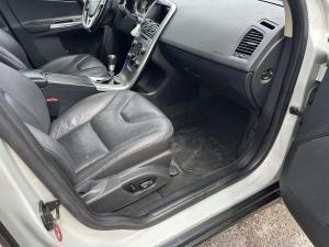 Zaļš Volvo XC60 2012 Alīta, ar dzinēja tilpumu 2.40 L un nobraukumu 240 tūkst. km par 9700 €, foto 10 vietnē AUTOMOTO.COM.LV
