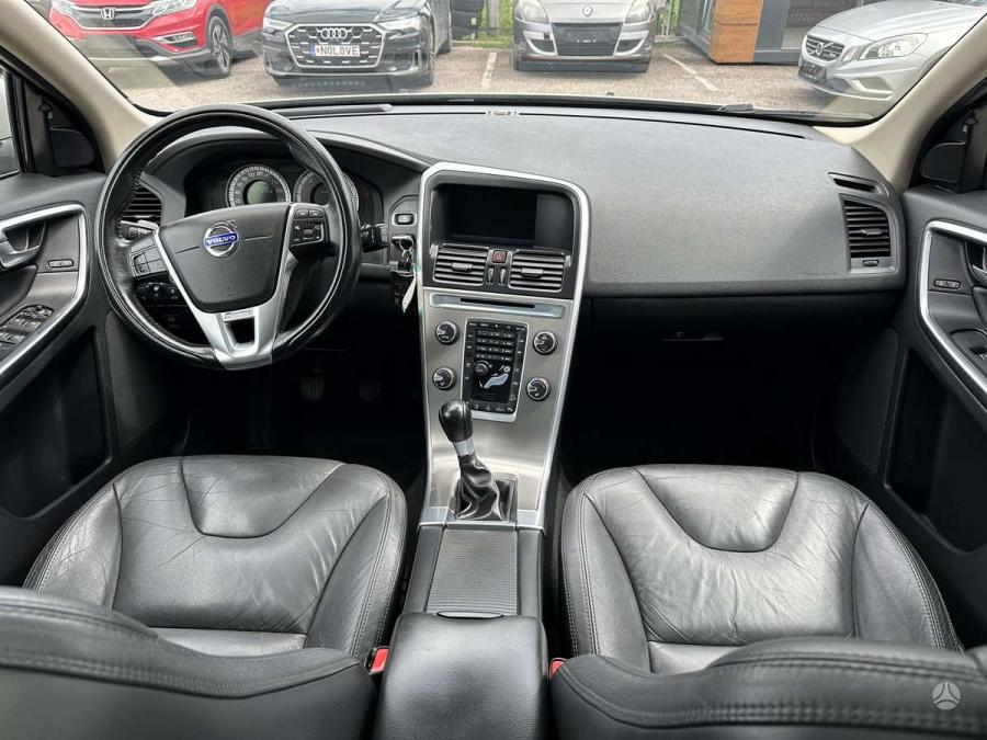 Zaļš Volvo XC60 2012 Alīta, ar dzinēja tilpumu 2.40 L un nobraukumu 240 tūkst. km par 9700 €, foto 13 vietnē AUTOMOTO.COM.LV