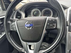 Zaļš Volvo XC60 2012 Alīta, ar dzinēja tilpumu 2.40 L un nobraukumu 240 tūkst. km par 9700 €, foto 19 vietnē AUTOMOTO.COM.LV