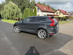 Zaļš Volvo XC60 2013 Rīga, ar dzinēja tilpumu 2.00 L un nobraukumu 285 tūkst. km par 12350 €, foto 4 vietnē AUTOMOTO.COM.LV