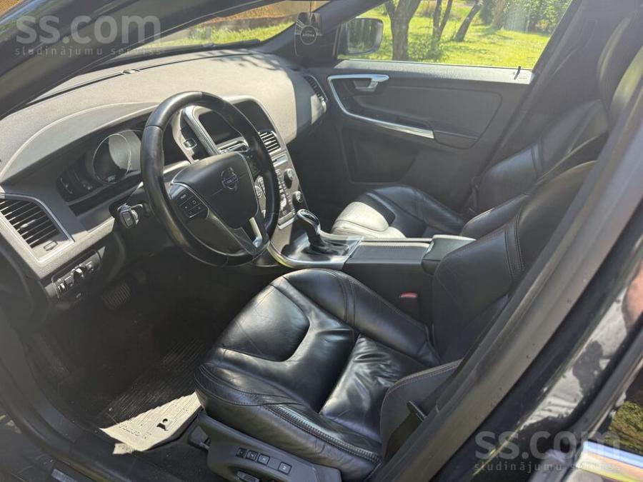 Zaļš Volvo XC60 2013 Rīga, ar dzinēja tilpumu 2.00 L un nobraukumu 285 tūkst. km par 12350 €, foto 6 vietnē AUTOMOTO.COM.LV