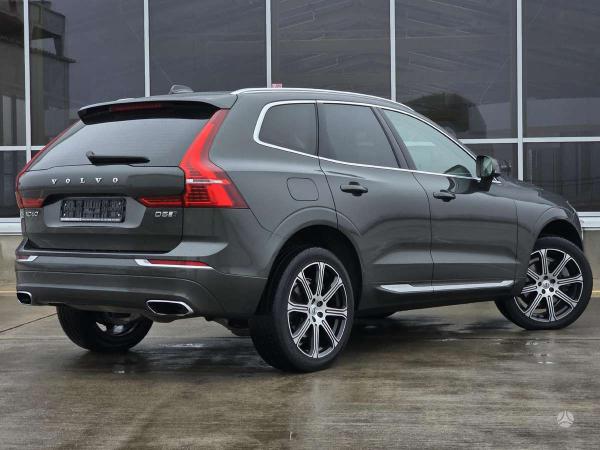 Green Volvo XC60 2017 in Vilnius, with an engine capacity of 1.97 L and mileage of 159 thousand km for 23600 €, photo 5 on AUTOMOTO.COM.LV