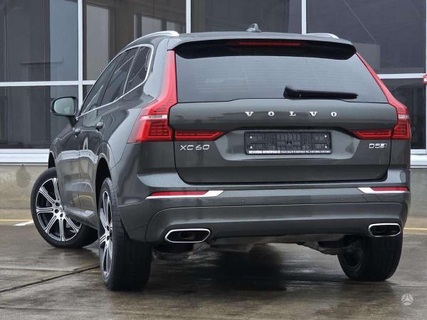 Green Volvo XC60 2017 in Vilnius, with an engine capacity of 1.97 L and mileage of 159 thousand km for 23600 €, photo 8 on AUTOMOTO.COM.LV