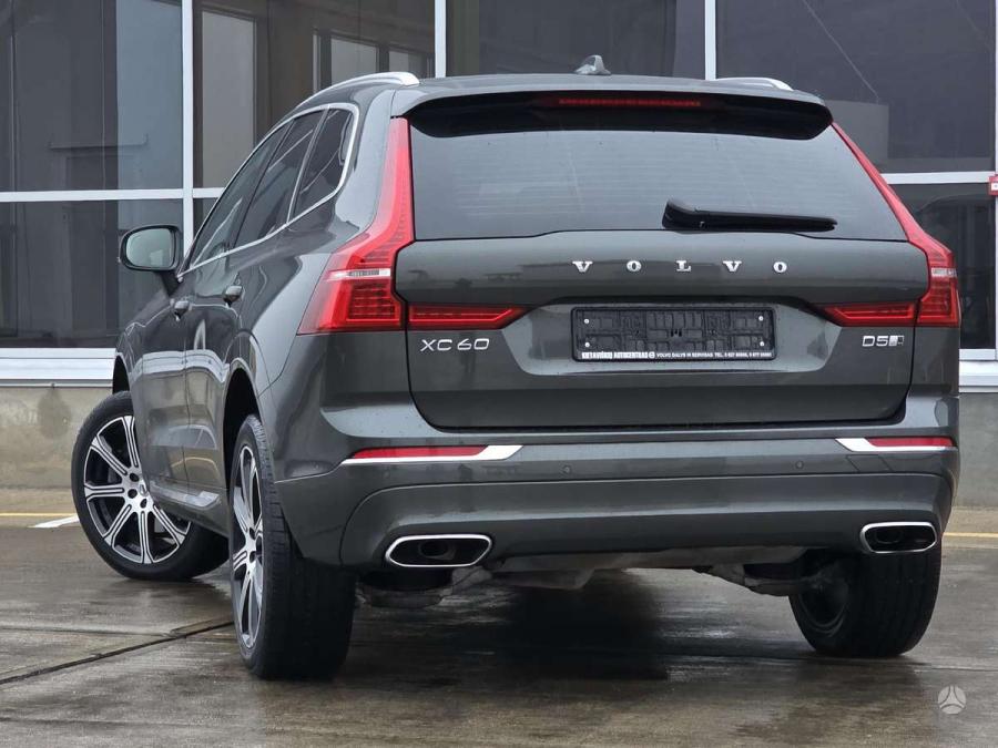 Green Volvo XC60 2017 in Vilnius, with an engine capacity of 1.97 L and mileage of 159 thousand km for 23600 €, photo 8 on AUTOMOTO.COM.LV
