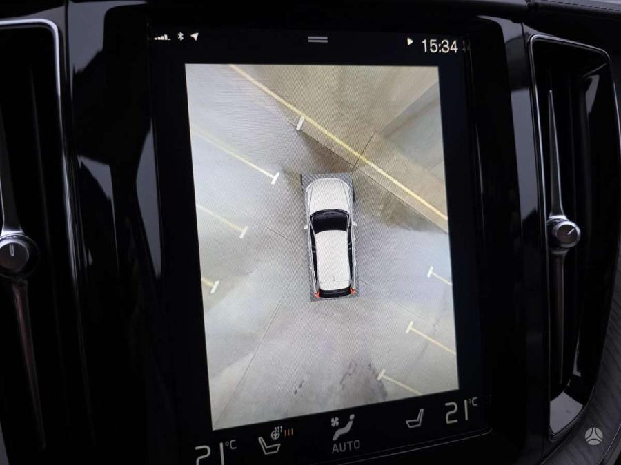 Green Volvo XC60 2017 in Vilnius, with an engine capacity of 1.97 L and mileage of 159 thousand km for 23600 €, photo 23 on AUTOMOTO.COM.LV