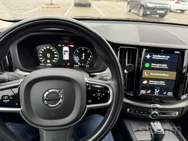 Green Volvo XC60 2017 in Riga, with an engine capacity of 2.00 L and mileage of 189 thousand km for 17500 €, photo 7 on AUTOMOTO.COM.LV