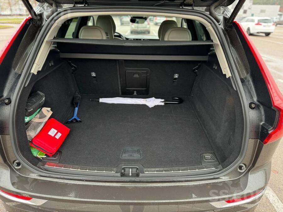 Zaļš Volvo XC60 2017 Rīga, ar dzinēja tilpumu 2.00 L un nobraukumu 189 tūkst. km par 17500 €, foto 11 vietnē AUTOMOTO.COM.LV