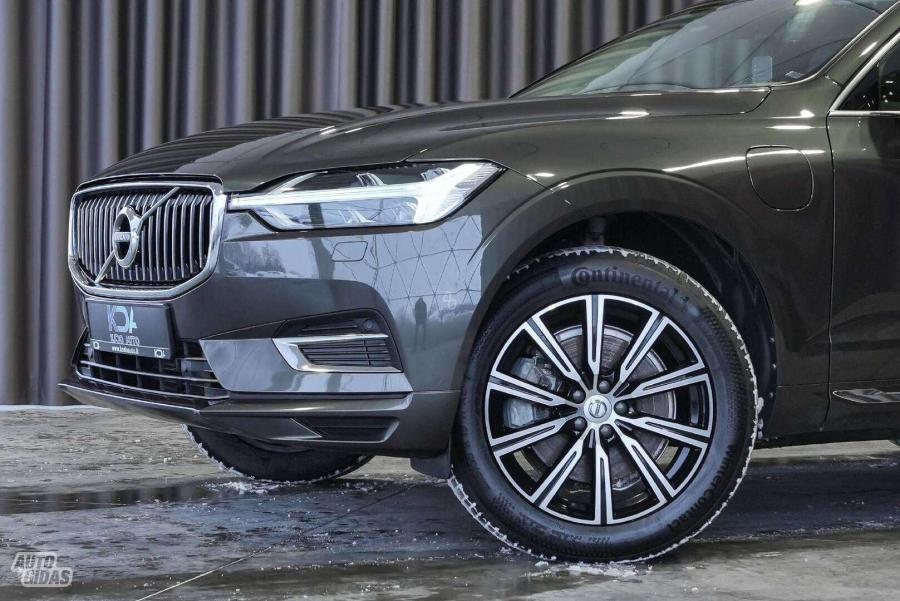 Green Volvo XC60 2018 in Marijampole, with an engine capacity of 2.00 L and mileage of 282 thousand km for 21450 €, photo 6 on AUTOMOTO.COM.LV