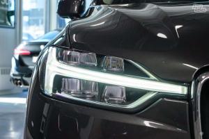Zaļš Volvo XC60 2018 Marijampole, ar dzinēja tilpumu 2.00 L un nobraukumu 282 tūkst. km par 19250 €, foto 8 vietnē AUTOMOTO.COM.LV