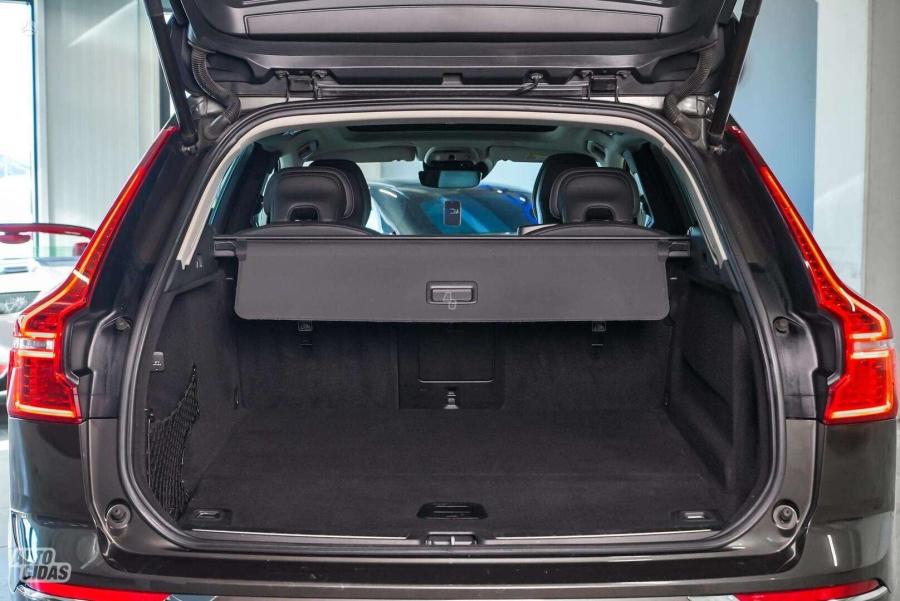 Zaļš Volvo XC60 2018 Marijampole, ar dzinēja tilpumu 2.00 L un nobraukumu 282 tūkst. km par 19250 €, foto 16 vietnē AUTOMOTO.COM.LV