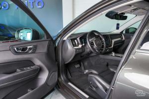 Zaļš Volvo XC60 2018 Marijampole, ar dzinēja tilpumu 2.00 L un nobraukumu 282 tūkst. km par 19250 €, foto 25 vietnē AUTOMOTO.COM.LV