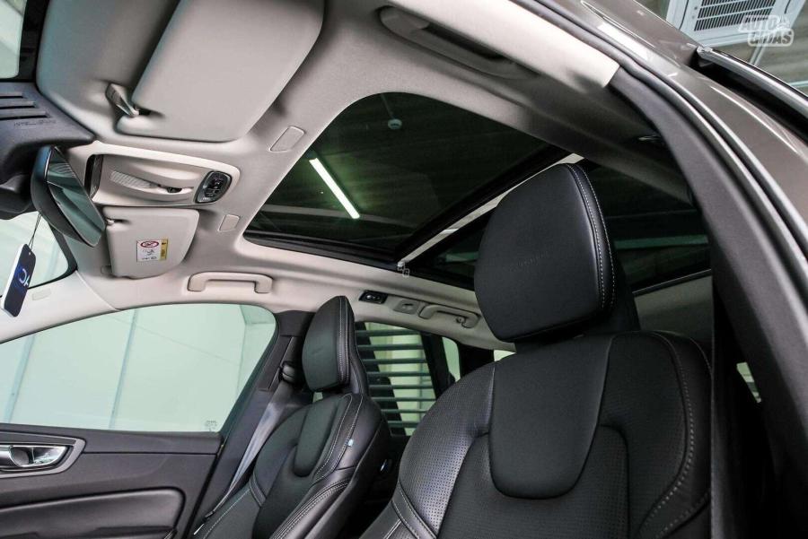 Zaļš Volvo XC60 2018 Marijampole, ar dzinēja tilpumu 2.00 L un nobraukumu 282 tūkst. km par 19250 €, foto 31 vietnē AUTOMOTO.COM.LV