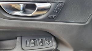 Green Volvo XC60 2018 in Riga, with an engine capacity of 2.00 L and mileage of 233 thousand km for 19500 €, photo 7 on AUTOMOTO.COM.LV