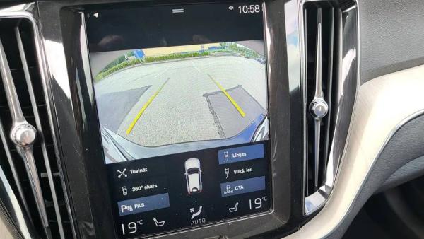 Green Volvo XC60 2018 in Riga, with an engine capacity of 2.00 L and mileage of 233 thousand km for 19500 €, photo 10 on AUTOMOTO.COM.LV