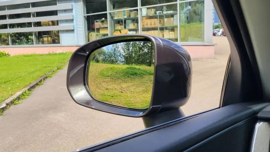 Green Volvo XC60 2018 in Riga, with an engine capacity of 2.00 L and mileage of 233 thousand km for 19500 €, photo 15 on AUTOMOTO.COM.LV