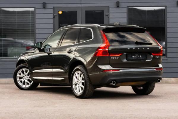 Zaļš Volvo XC60 2018 Jelgava, ar dzinēja tilpumu 2.00 L un nobraukumu 80 tūkst. km par 29950 €, foto 2 vietnē AUTOMOTO.COM.LV