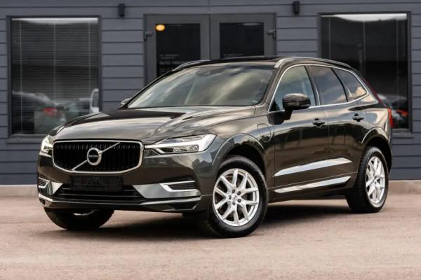Zaļš Volvo XC60 2018 Jelgava, ar dzinēja tilpumu 2.00 L un nobraukumu 80 tūkst. km par 29950 €, foto 3 vietnē AUTOMOTO.COM.LV
