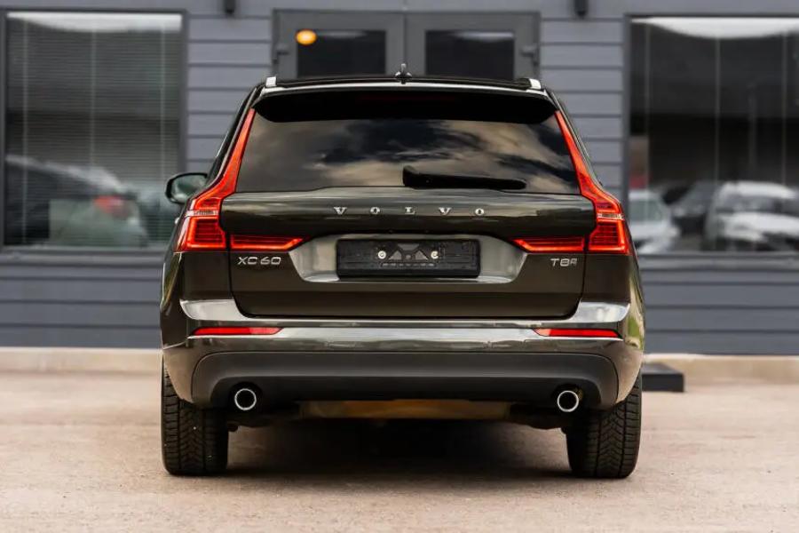 Green Volvo XC60 2018 in Jelgava, with an engine capacity of 2.00 L and mileage of 80 thousand km for 29950 €, photo 8 on AUTOMOTO.COM.LV