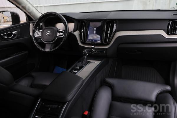 Green Volvo XC60 2018 in Tukums, with an engine capacity of 2.00 L and mileage of 253 thousand km for 22000 €, photo 5 on AUTOMOTO.COM.LV