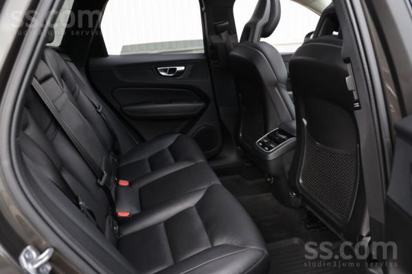 Green Volvo XC60 2018 in Tukums, with an engine capacity of 2.00 L and mileage of 253 thousand km for 22000 €, photo 7 on AUTOMOTO.COM.LV