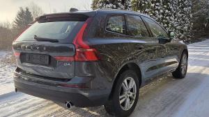 Green Volvo XC60 2019 in Panevezys, with an engine capacity of 1.97 L and mileage of 300 thousand km for 16200 €, photo 3 on AUTOMOTO.COM.LV