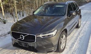 Green Volvo XC60 2019 in Panevezys, with an engine capacity of 1.97 L and mileage of 300 thousand km for 16200 €, photo 4 on AUTOMOTO.COM.LV