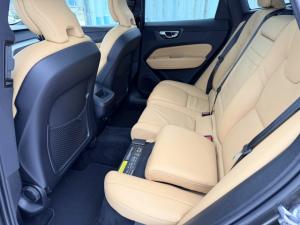 Green Volvo XC60 2019 in Riga, with an engine capacity of 2.00 L and mileage of 196 thousand km for 20995 €, photo 18 on AUTOMOTO.COM.LV