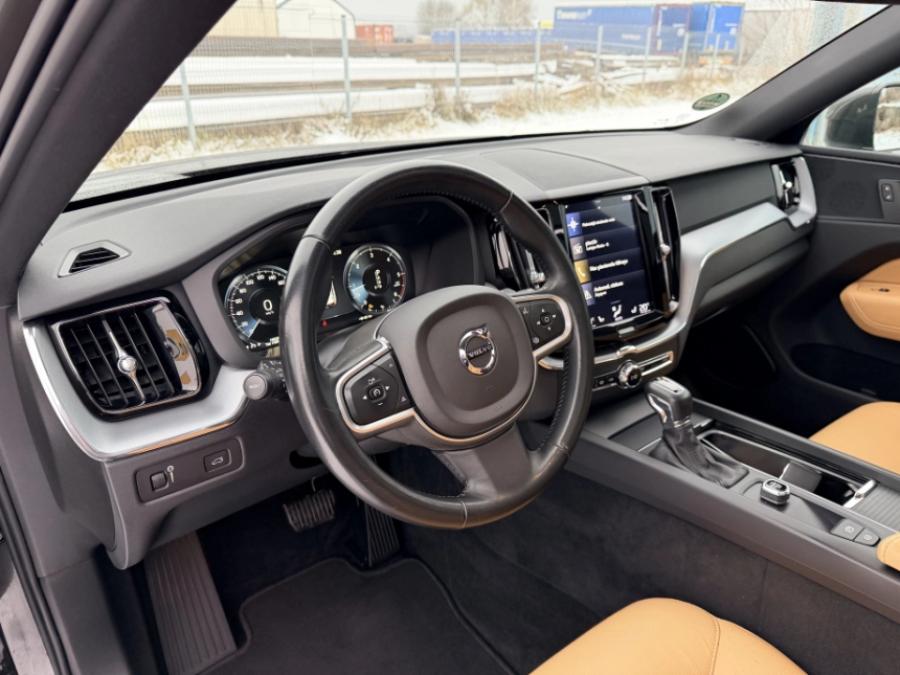 Green Volvo XC60 2019 in Riga, with an engine capacity of 2.00 L and mileage of 196 thousand km for 20995 €, photo 22 on AUTOMOTO.COM.LV