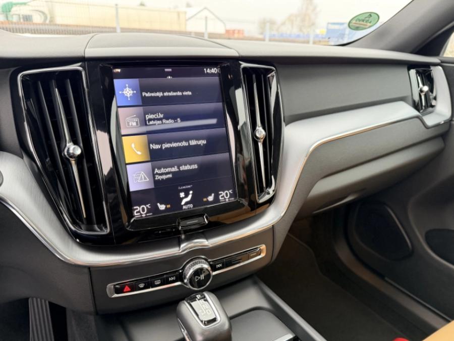 Green Volvo XC60 2019 in Riga, with an engine capacity of 2.00 L and mileage of 196 thousand km for 20995 €, photo 30 on AUTOMOTO.COM.LV